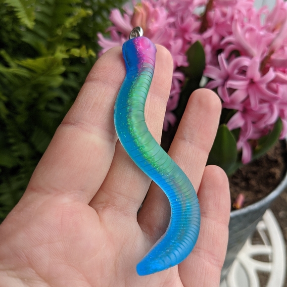 Honey Bumpkins | Accessories | Bogo Resin Keychain Rainbow Worm | Poshmark